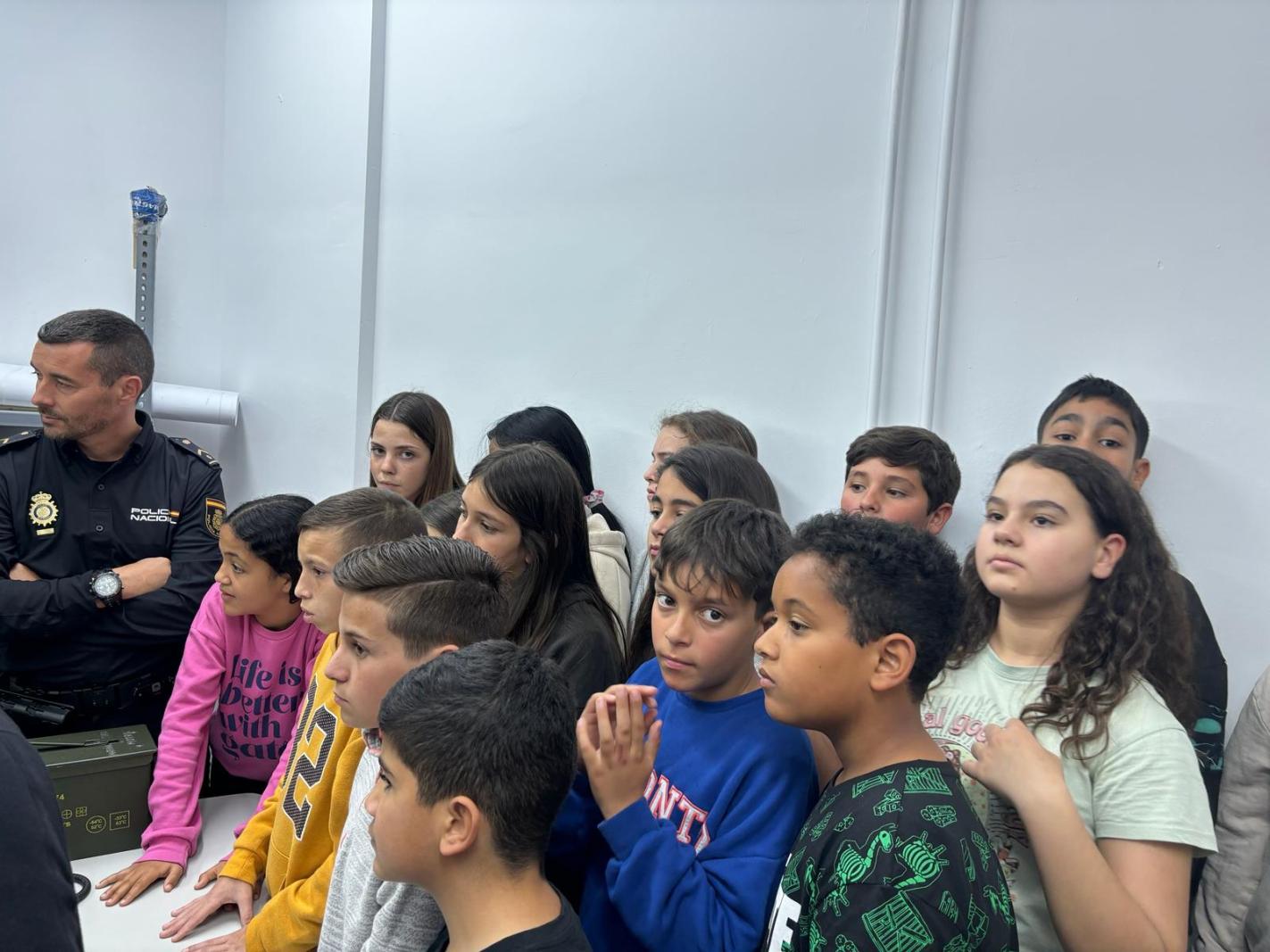 Visita A La Comisaría De Policía De Motril Colegio Mariana Pineda