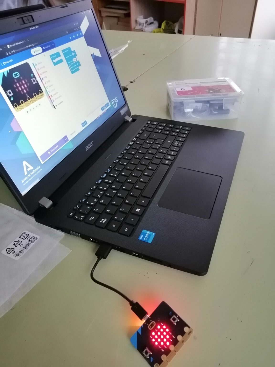 Primeros proyectos con Microbit - Proyecto STEAM: Robótica aplicada al aula